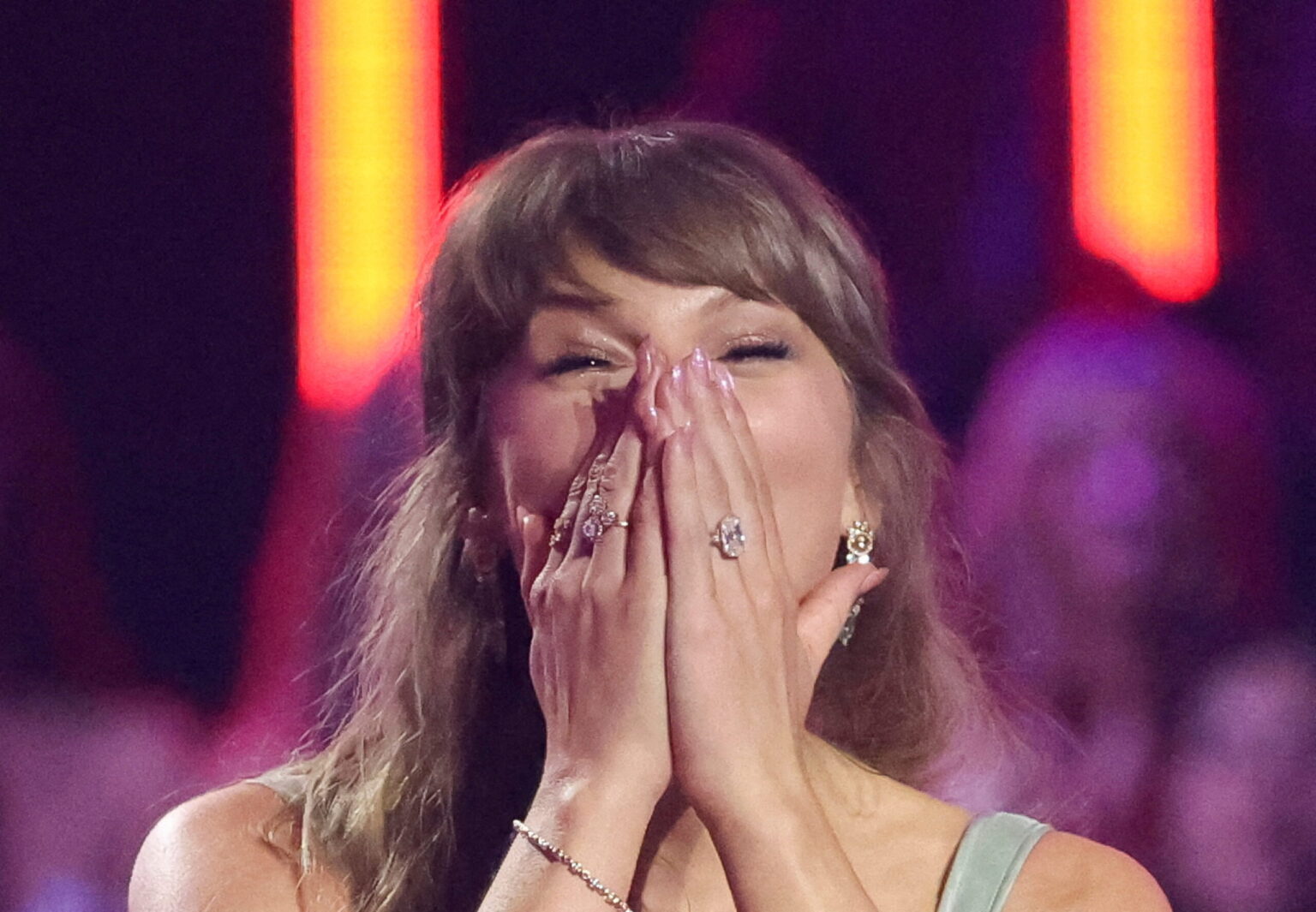 Taylor Swift: Το συγκινητικό ντουέτο - έκπληξη στο πιάνο με τον Randy ...
